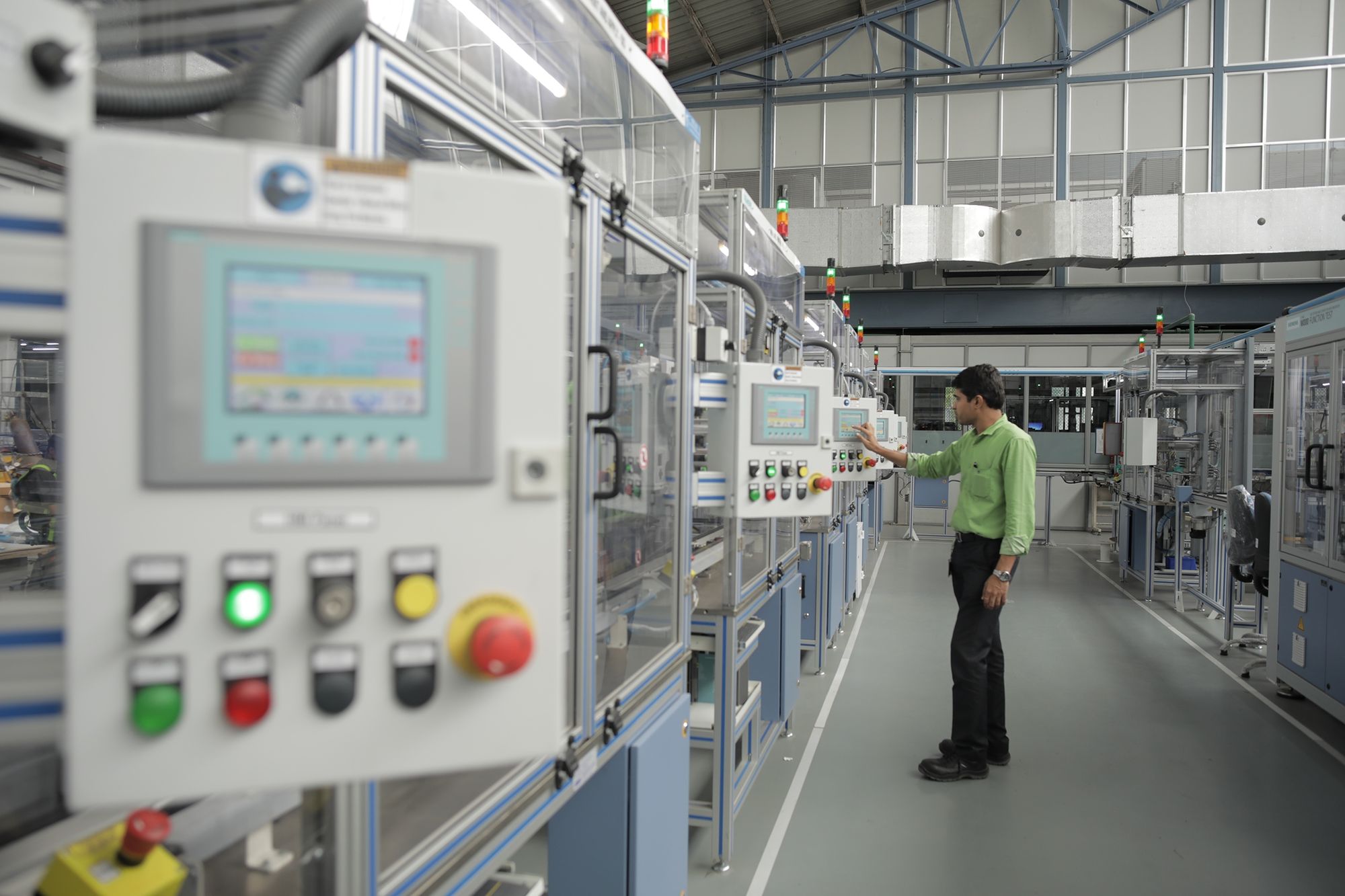 Digitalization saved 50-year-old factory in India - Siemens Global