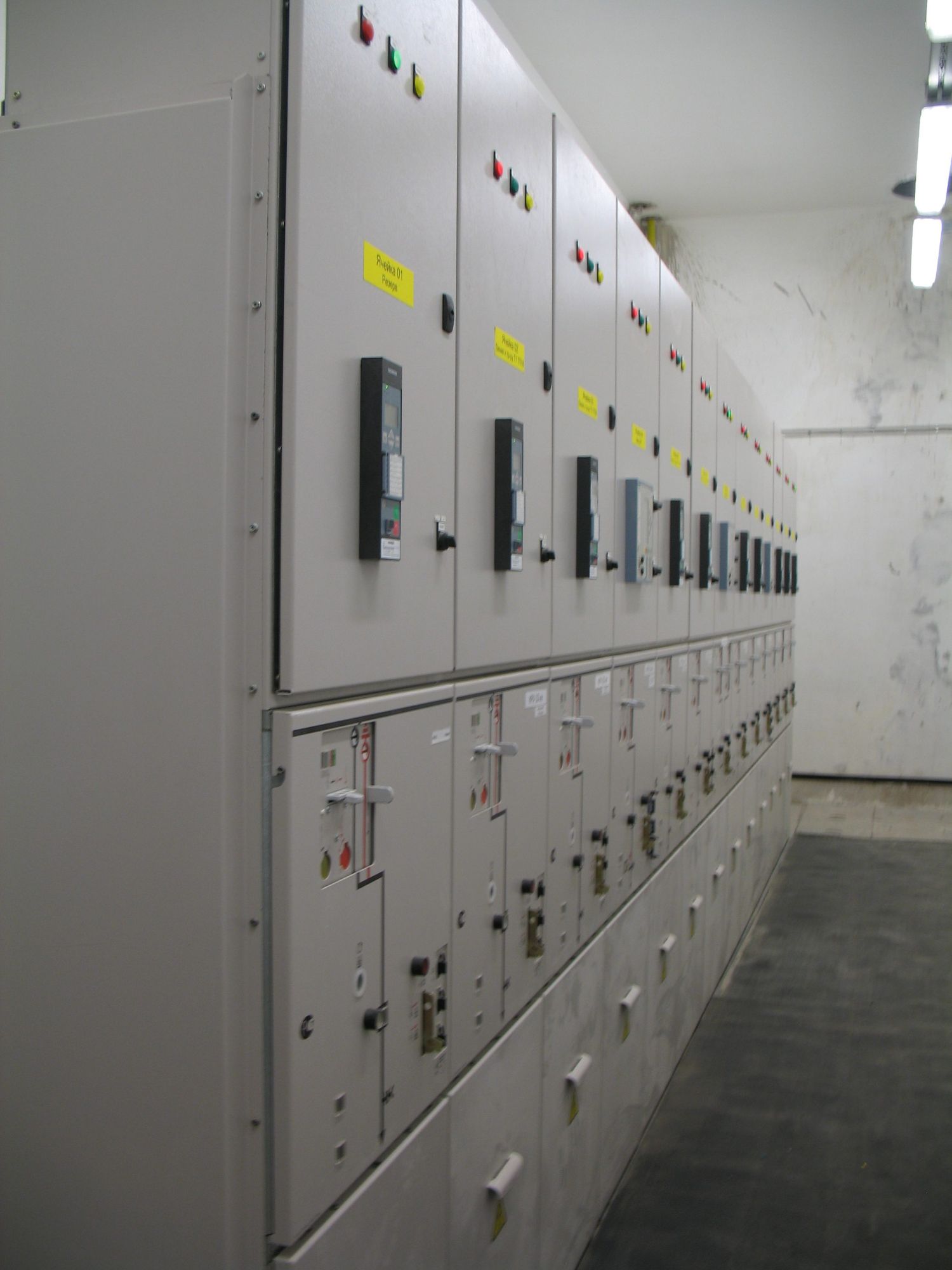 Overcurrent and feeder protection - Siemens Global