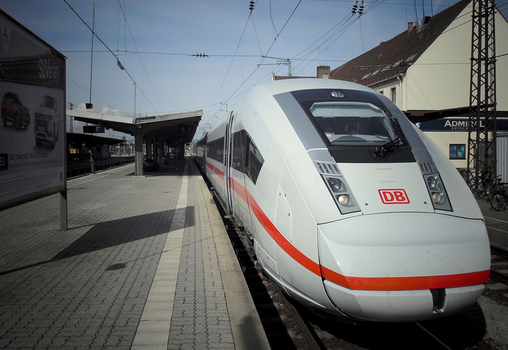 Größter Auftrag - Siemens baut den ICE 4 für die Deutsche Bahn | Press ...