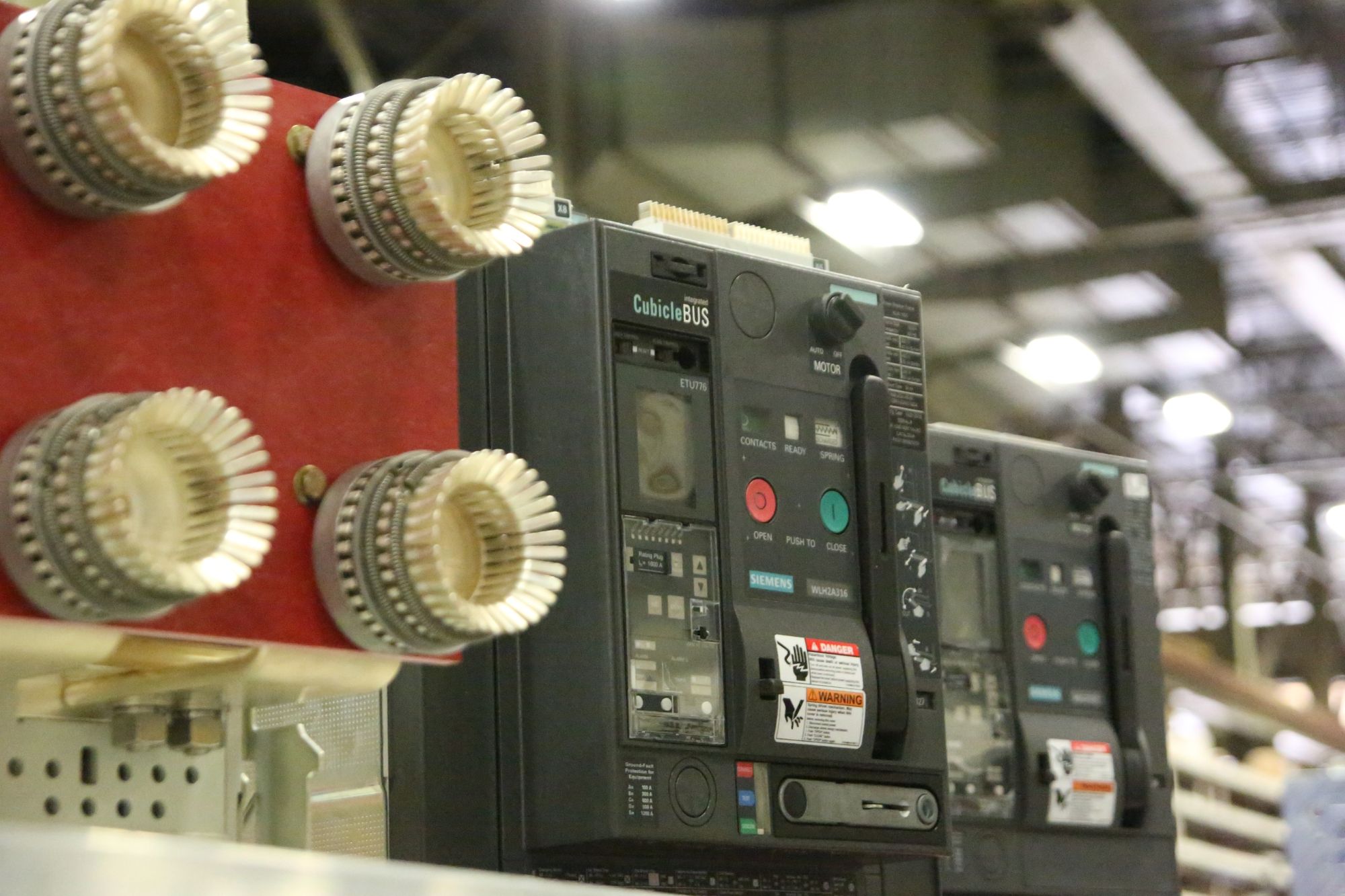 Low-voltage replacement circuit breaker solutions - Siemens US