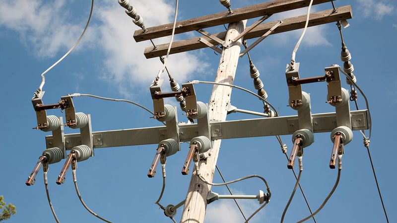 B-2 regulator bypass disconnect switches and assemblies - Medium ...