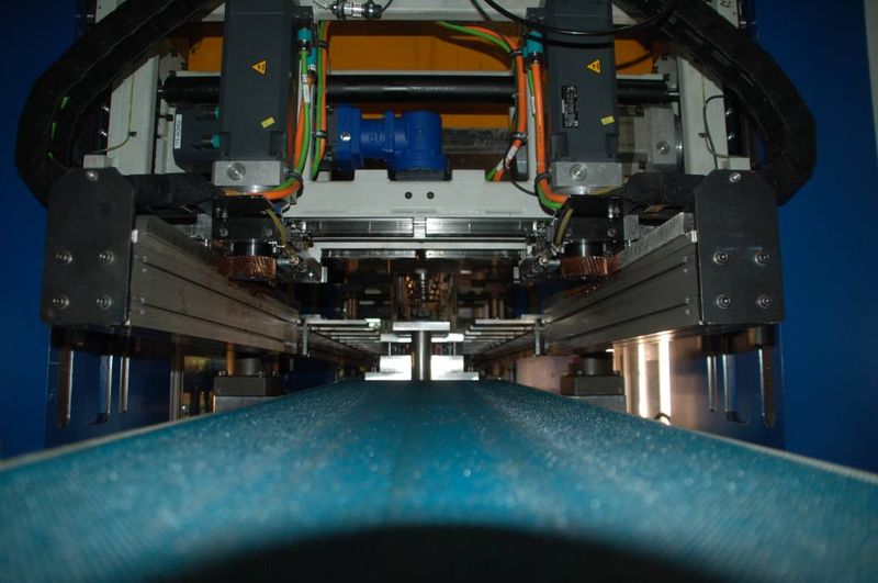 Pressenautomatisierung – Schnell, synchron und sicher - Automatisierung ...