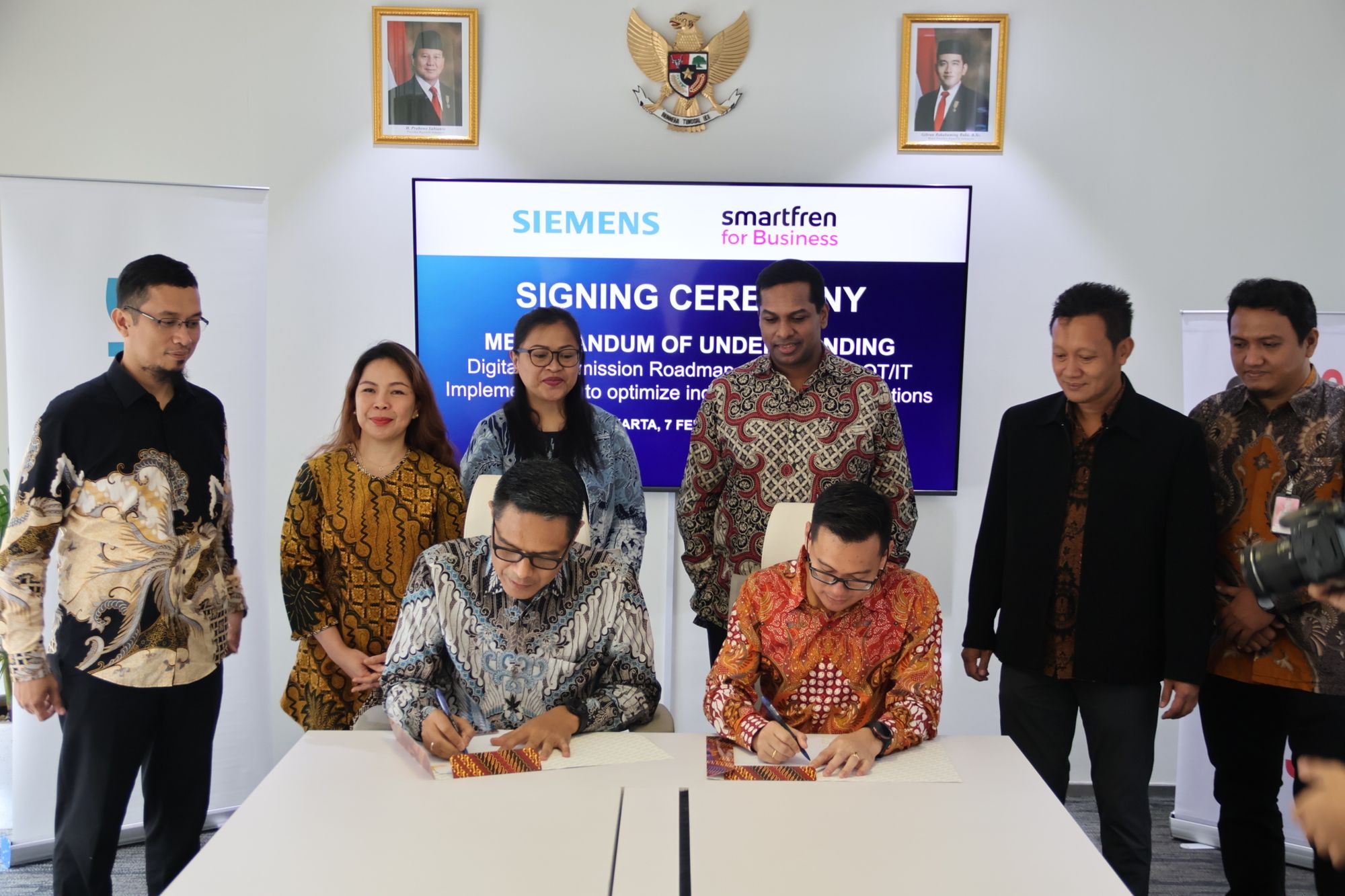 Smartfren for Business dan Siemens Jalin Kemitraan Strategis - Siemens ID