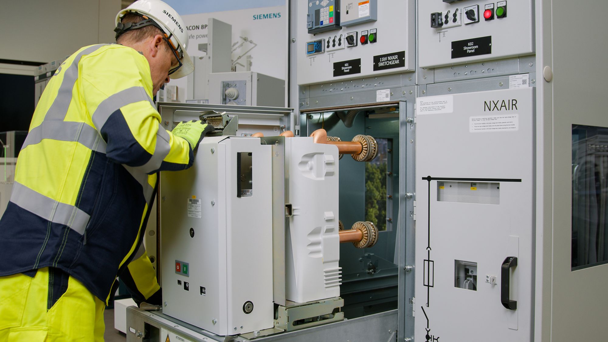 Medium-Voltage Technology Essentials - Siemens Global