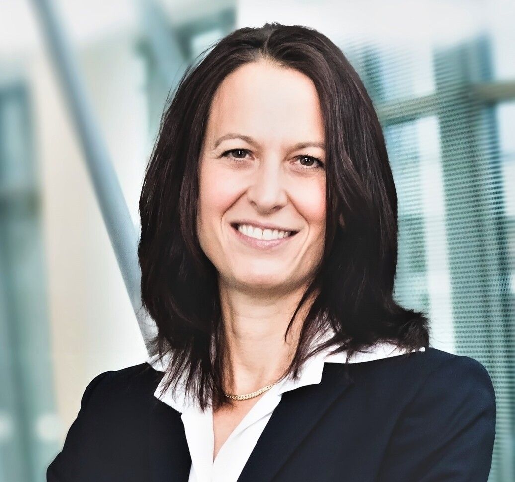 Dr. Eva Riesenhuber – Biography - Siemens Global