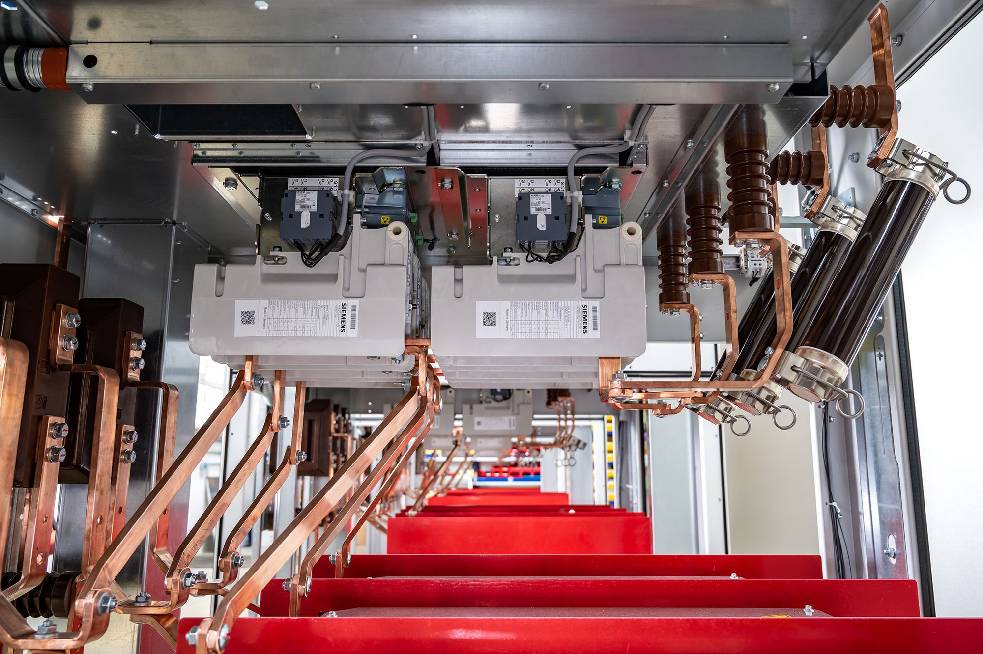 Vacuum contactors for soft starters from AuCom - Siemens Global