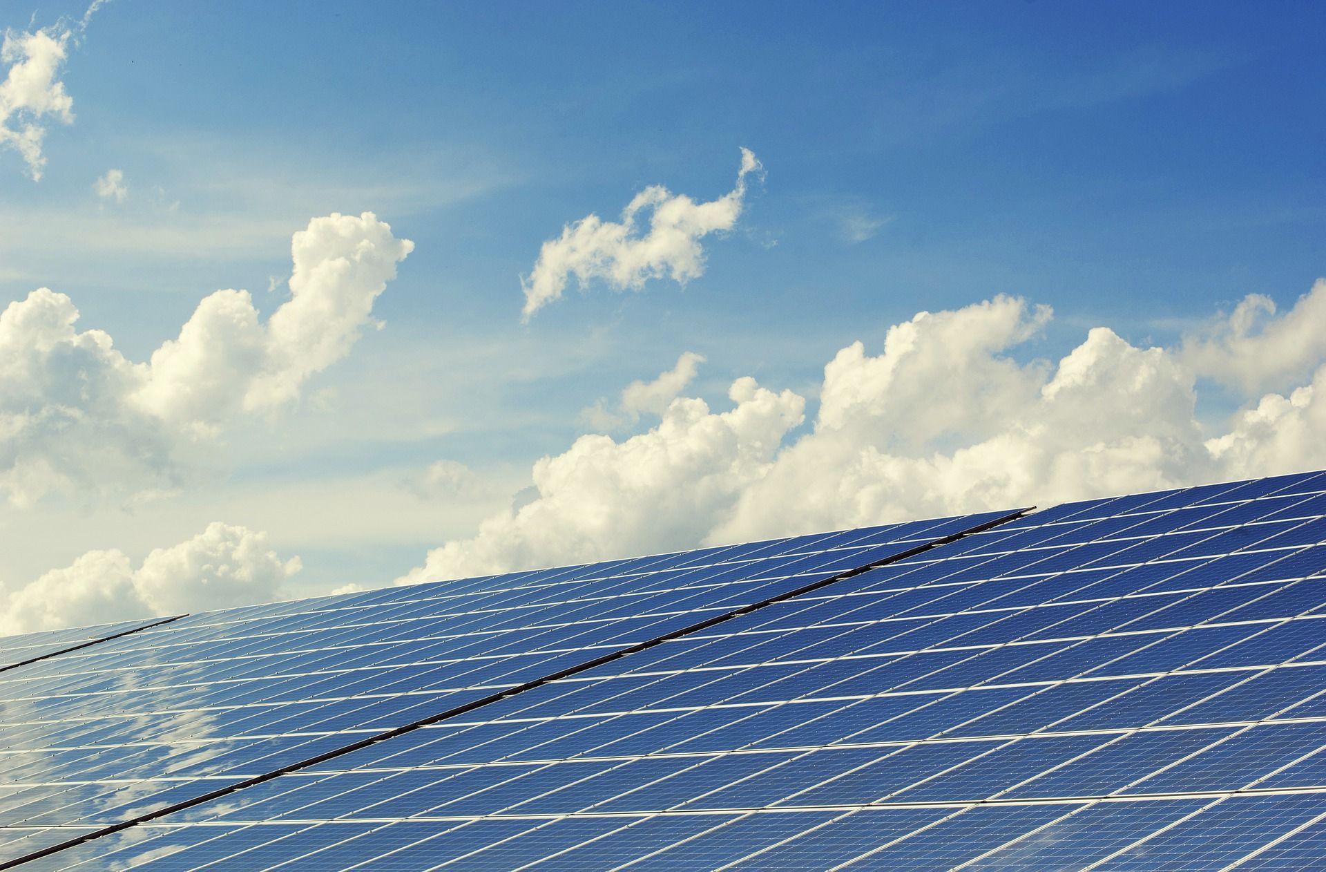 Utility- and community-scale solar inverters - Siemens US