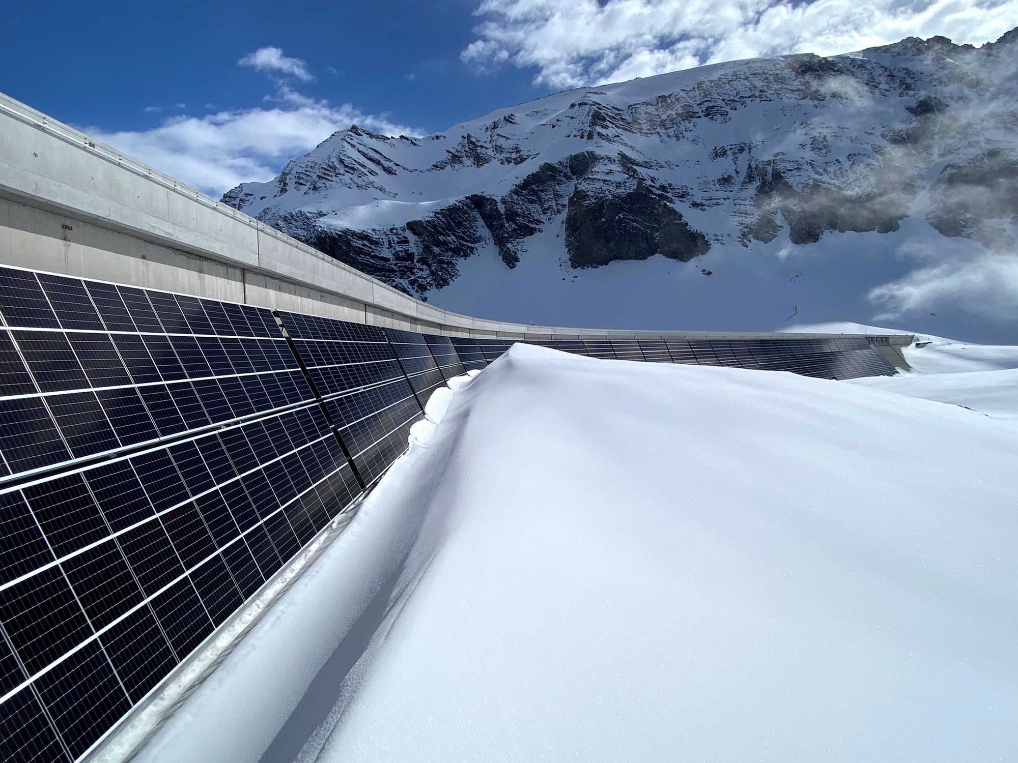 Per Fernzugriff auf 2500 Meter über Meer - Siemens CH