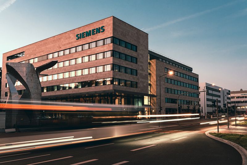 Feierliche Eröffnung des Siemens Campus Erlangen - Siemens Real Estate ...