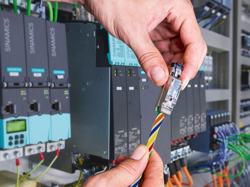 Drives Communication - LV Drives Topics - USA