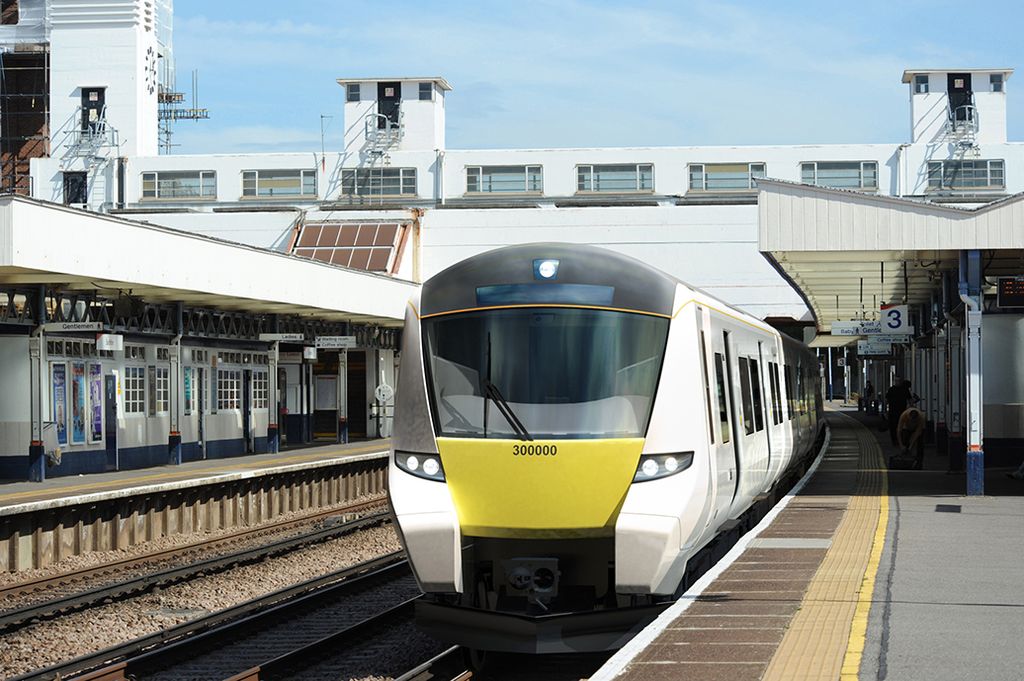 Thameslink Programme: Siemens trains enter service in London | Press ...